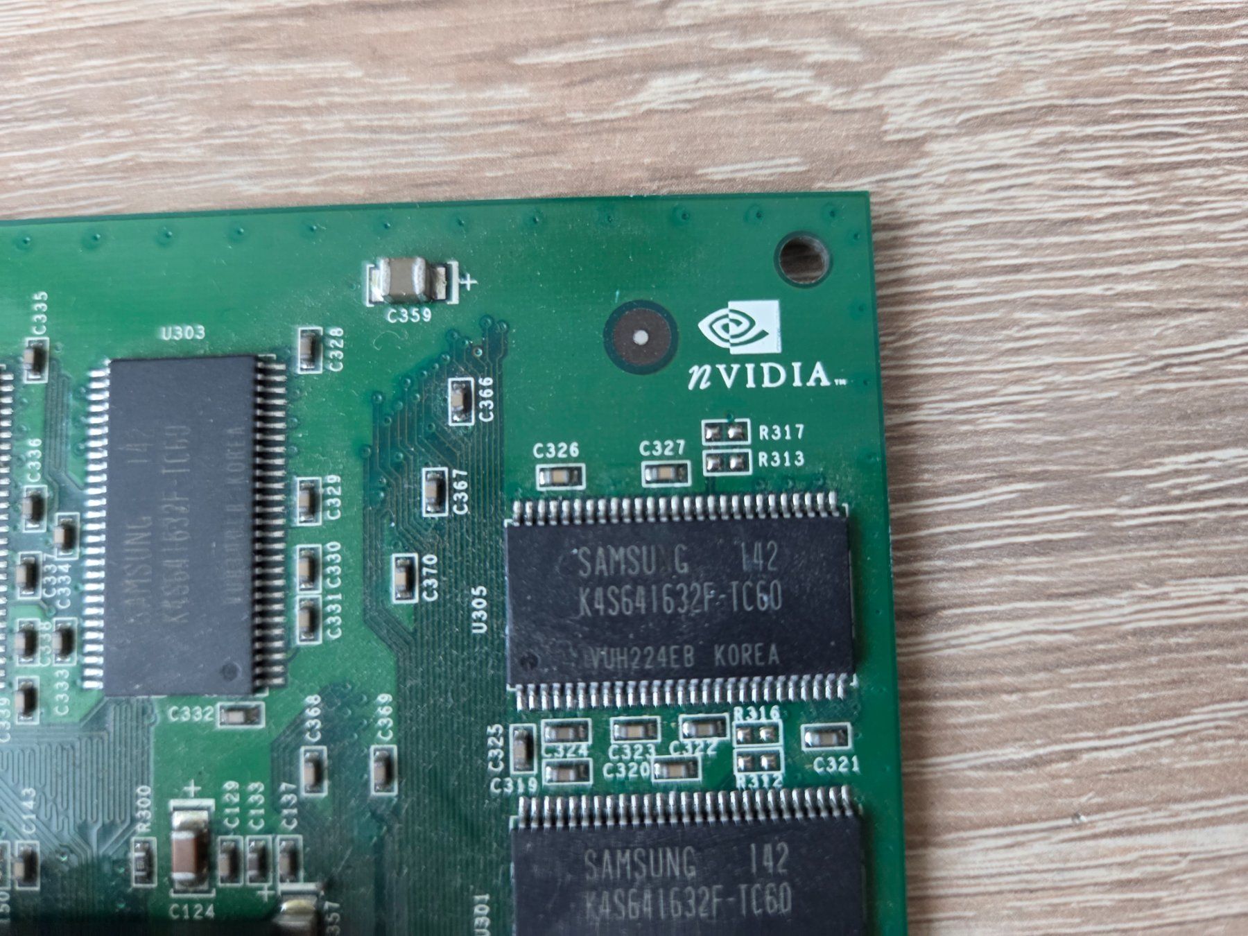 Graphic Card AGP NVIDIA GeForce2 MX 400 64 MB - PC (Gebraucht) in ...