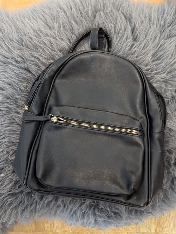 Schwarzer Rucksack - Zeitloser Stil für jeden Tag! (Gebraucht) in Bern ...