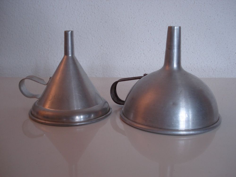 2 alte Alu-Trichter (Gebraucht) in Zumikon für CHF 10 – mit Lieferung ...