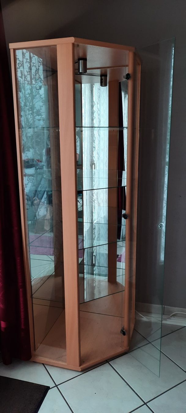 Eck-Vitrine, Buche furniert, Glastablar, Spiegel (Gebraucht) in ...