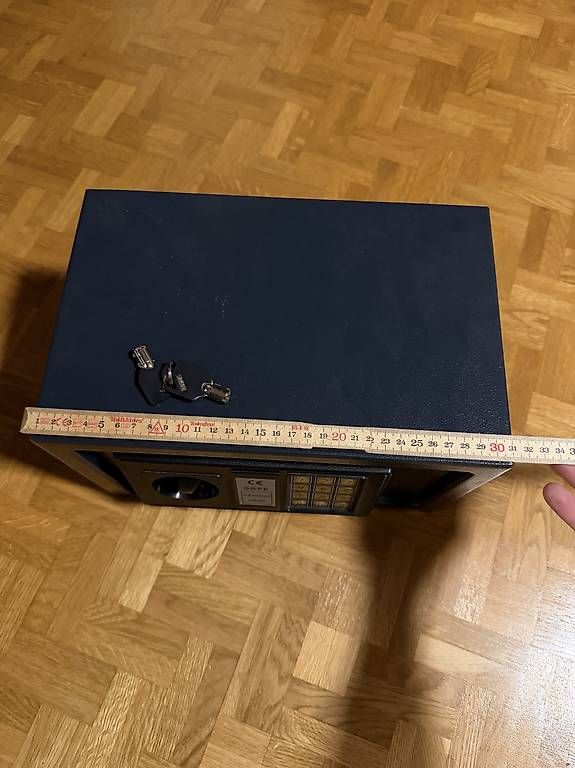 Elektronischer Tresor / Safe mit Zahlencode (Gebraucht) in Zug für CHF ...
