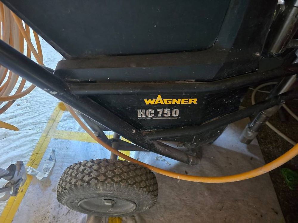 Machine lissage et peinture dispersion (Gebraucht) in Vétroz für CHF ...