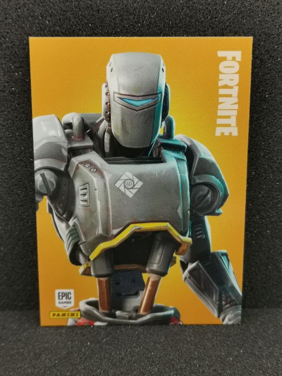 Panini fortnite serie 1 A.I.M. Legendary Outfit Base (Gebraucht) in ...
