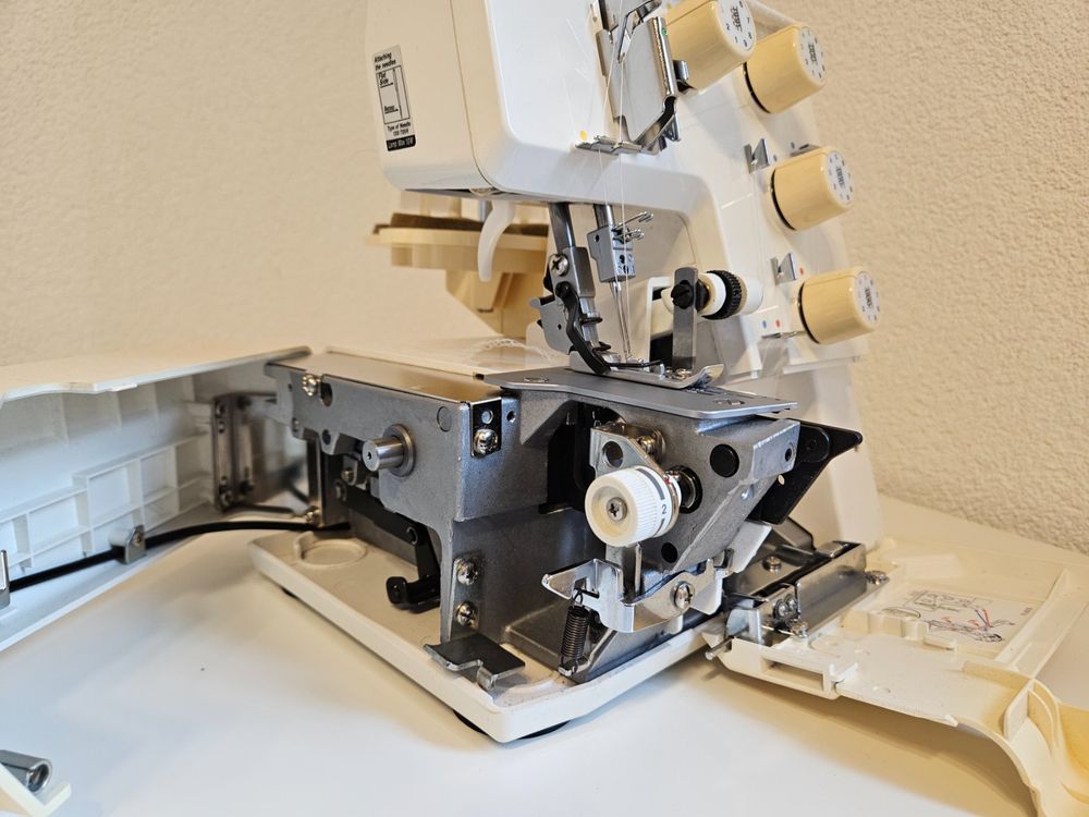 Overlock Nähmaschine (Bernette® for BERNINA® FunLock 007D) (Gebraucht ...