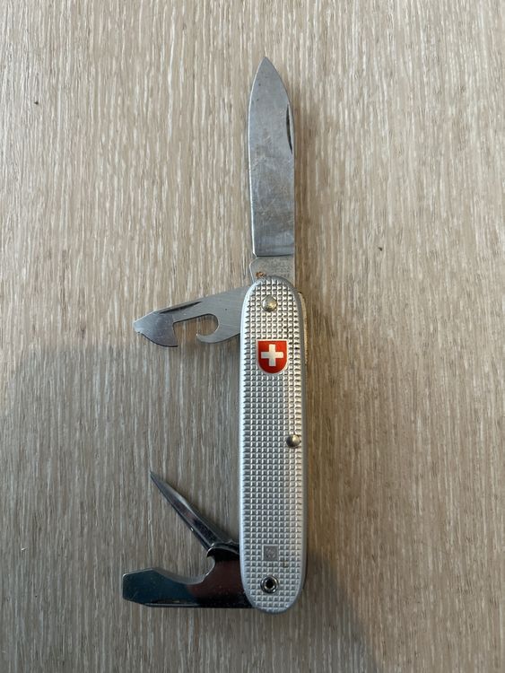Couteau Suisse Wenger Delémont - Armée (Gebraucht) in Delémont für CHF 34 – mit Lieferung auf ...