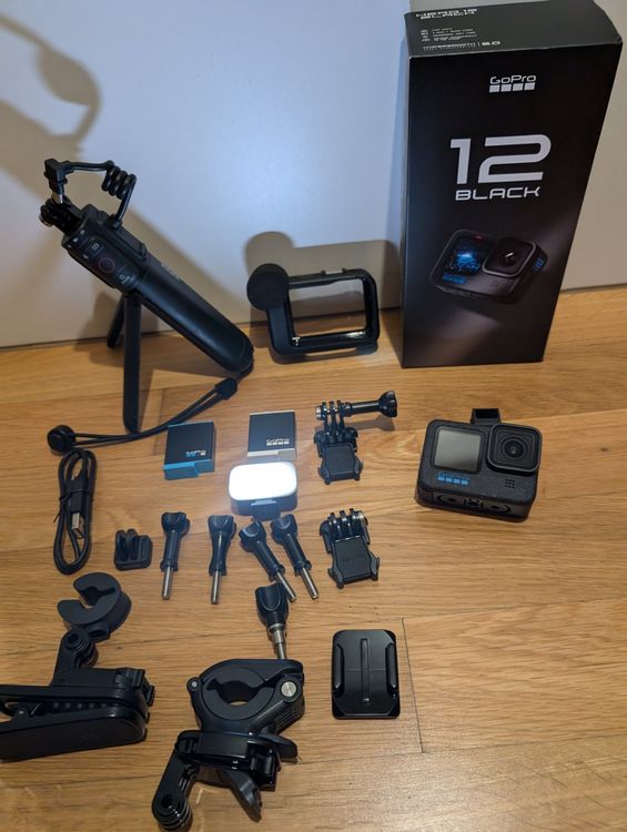 GoPro HERO12 Black mit Garantie und viel Original Zubehör. (Gebraucht) in Mettmenstetten für CHF ...