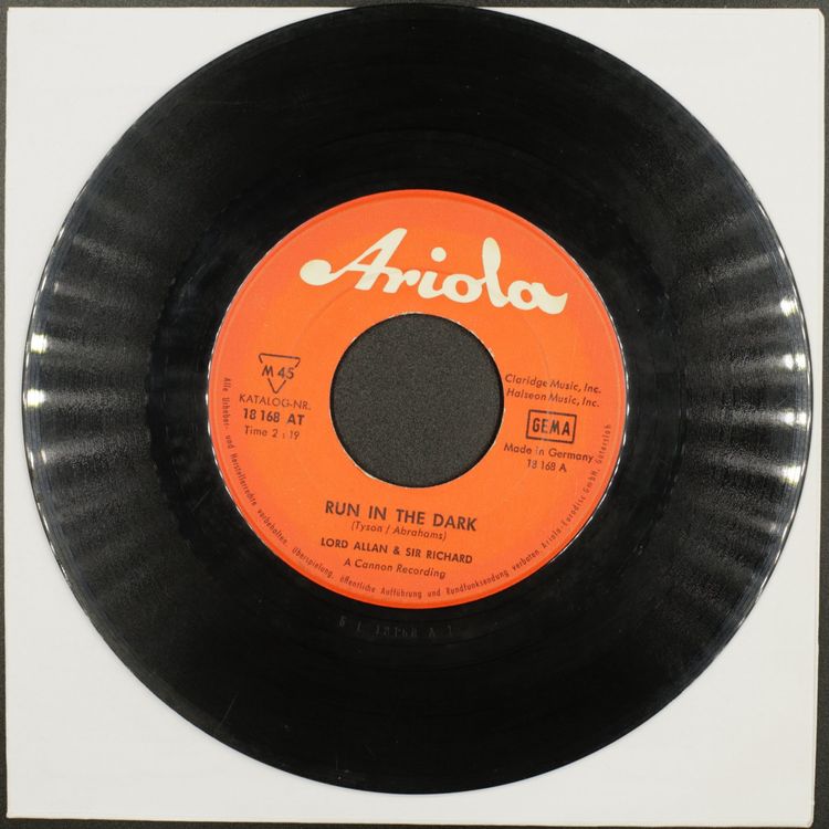 Lord Allan & Sir Richard – run in the dark - 1965 (D'occasion) à Biel ...