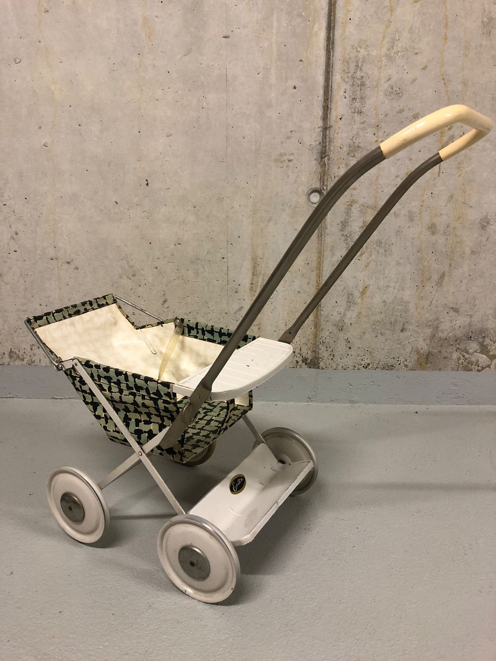 Wisa Gloria Puppenwagen „Erika“ (Gebraucht) in Gunzwil für CHF 3 – nur ...