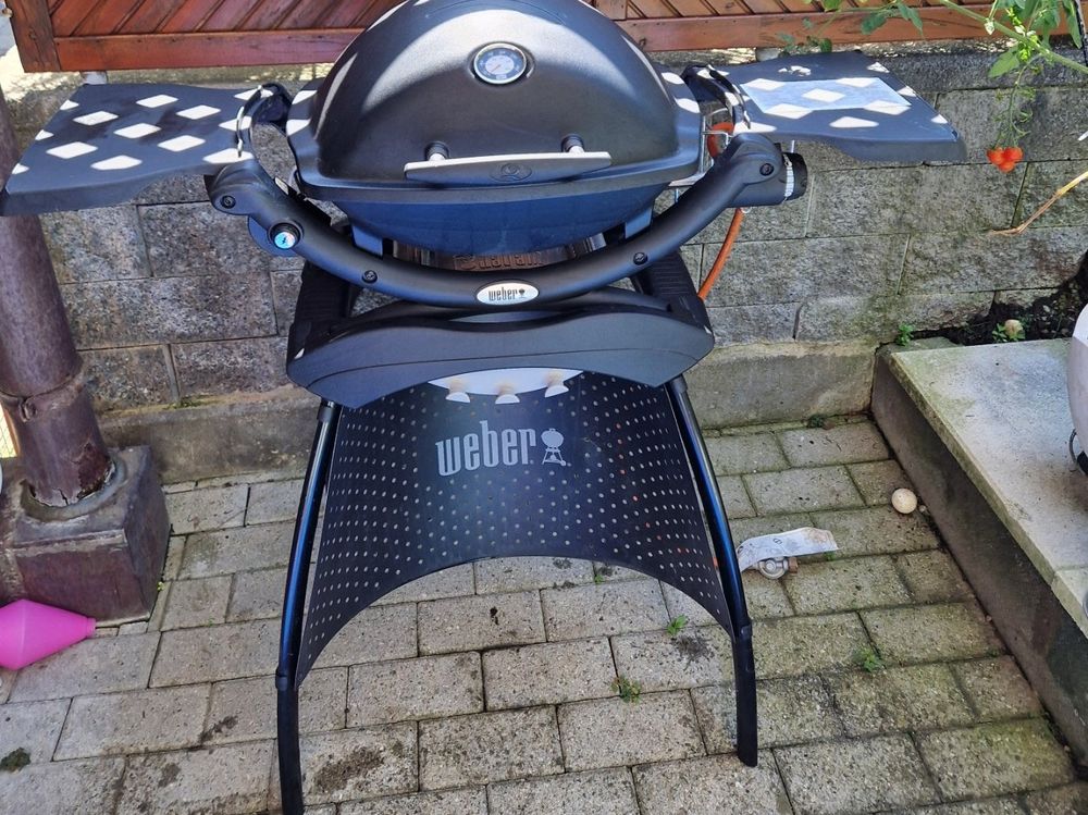 Weber Gasgrill Q1200 mit Standfuss schwarz | Kaufen auf Ricardo
