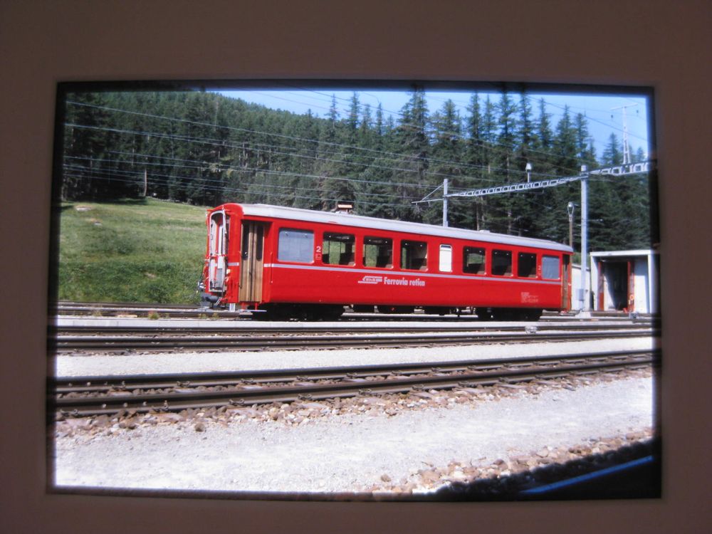 Dia: RhB Personenwagen in Pontresina 198 (Neu (gemäss Beschreibung)) in ...