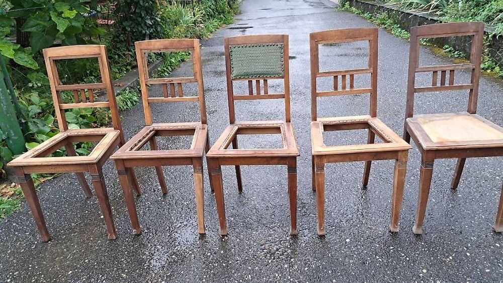Erstaunlich Alte Holzstühle Zu Verschenken Ebenbild