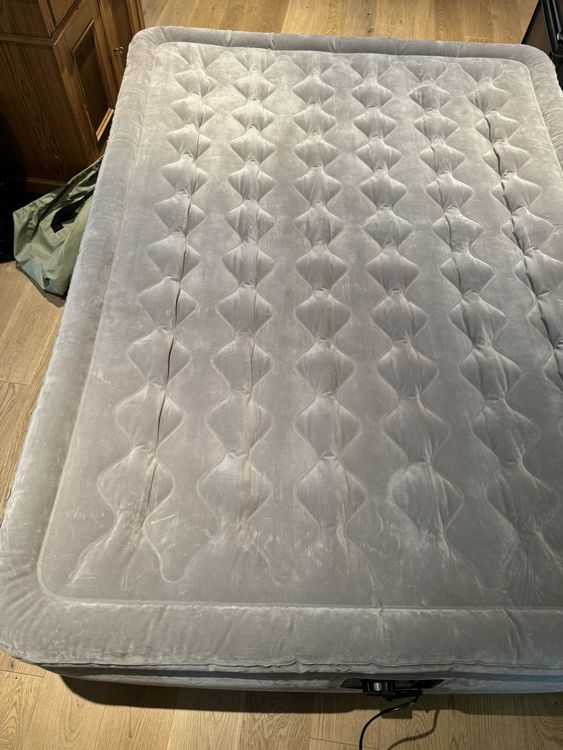 INTEX Luftbett Doppelbett mit eingebauter Pumpe, AP620A (Gebraucht) in ...