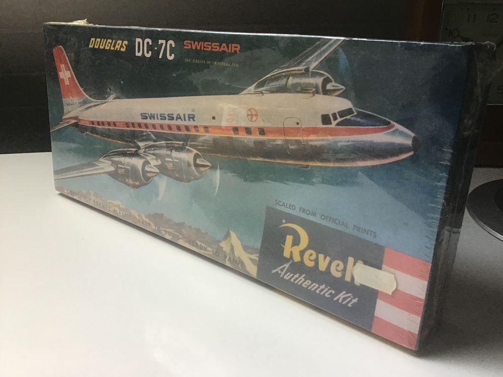 Revell Authentic Kit "SWISSAIR DC-7C" Bausatz verschweisst (Neu und ...