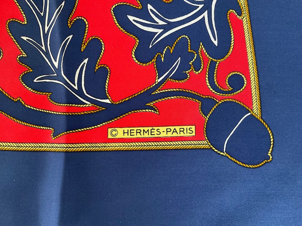 Foulard HERMES Carré 90: "IOS" (Rot-Blau) (Gebraucht) in Münchenstein ...