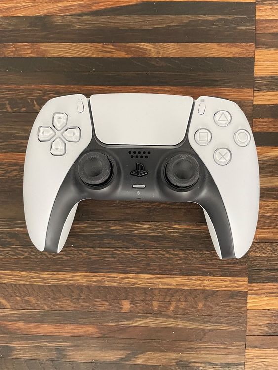 PS5 Disc Version + 2 Controller + Last of Us Part I (Gebraucht) in für ...