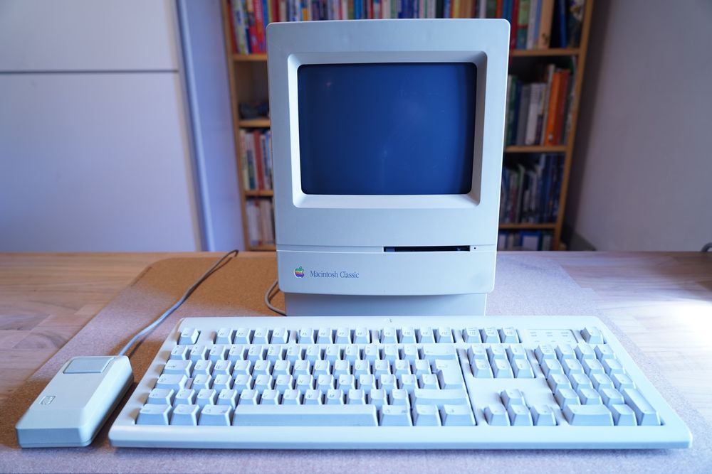 Macintosh Classic (defekt!) mit Maus und Tastatur | Kaufen auf Ricardo Macintosh Classic (defekt!) mit Maus und Tastatur | Kaufen auf Ricardo