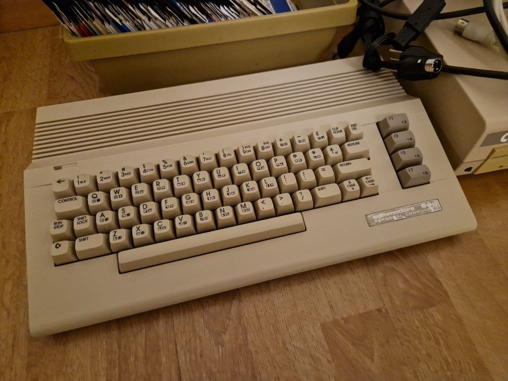 Commodore C64 mit 1541 Laufwerk und Floppies (Gebraucht) in Zürich für ...