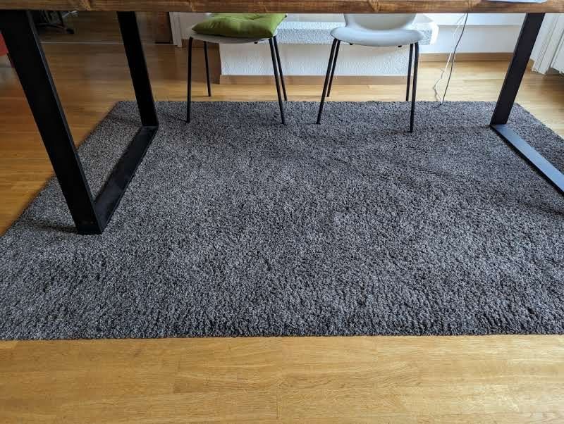 Grauer Teppich (Gebraucht) in Zürich für CHF 21 – nur Abholung auf ...