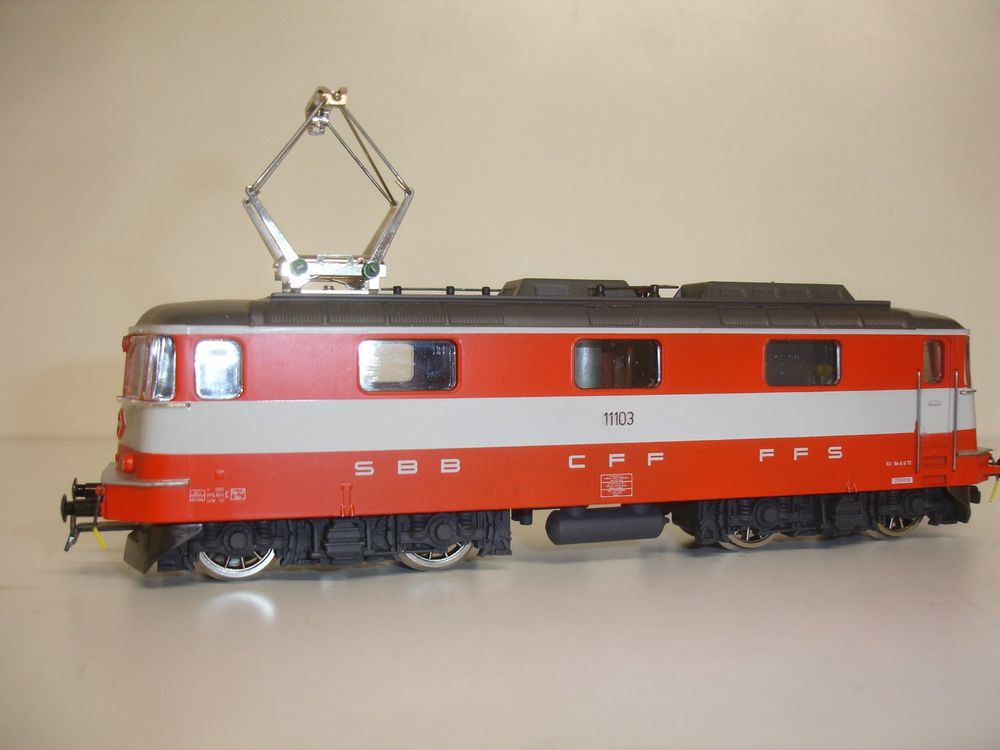 HAG: 211 Lokomotive Re 4/4 II "Swiss Express" SBB CFF (Gebraucht) in Fontaines NE für CHF 130 ...