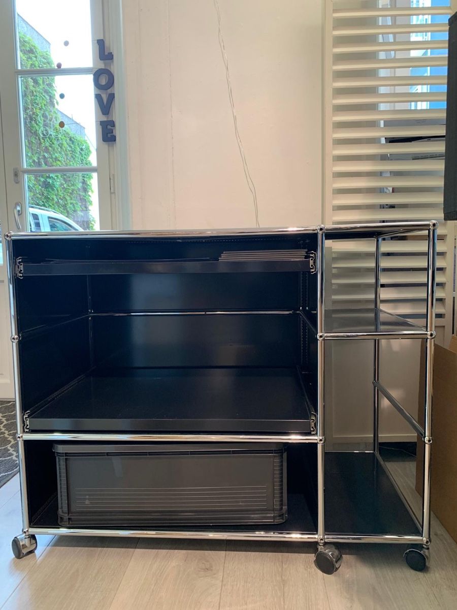 Meuble USM sur roulettes anthracite (D'occasion) à Bulle pour CHF 550 ...