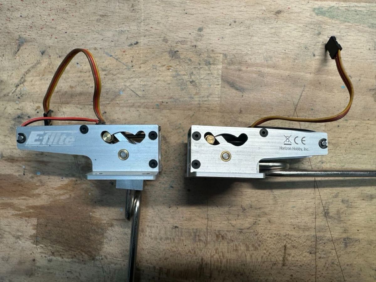 E-Flite 60-120 85-Grad Electric Retracts (Neu (gemäss Beschreibung)) in ...