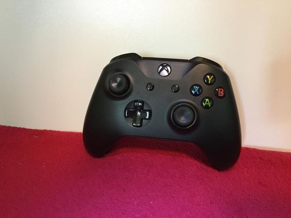 Xbox Wireless Controller Black (Gebraucht) in Rüti für CHF 25 – mit Lieferung auf Ricardo kaufen