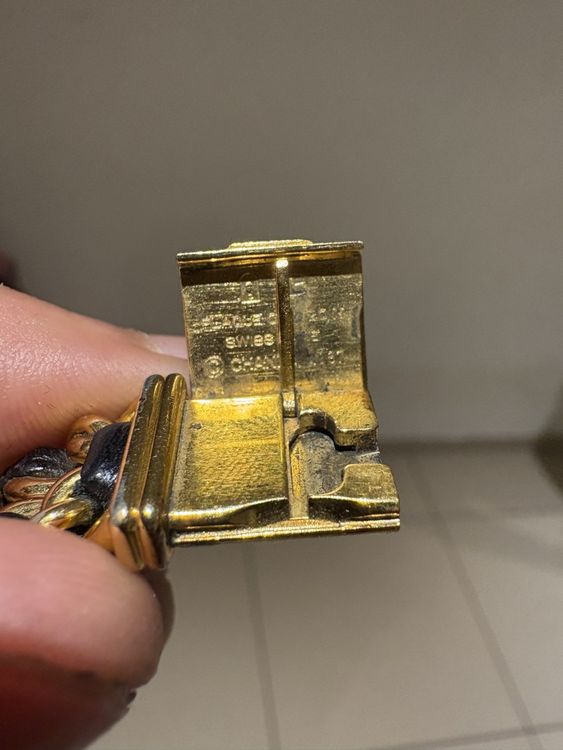 Chanel plaqué or (D'occasion) à Corcelles-Payerne pour CHF 1 – retrait ...