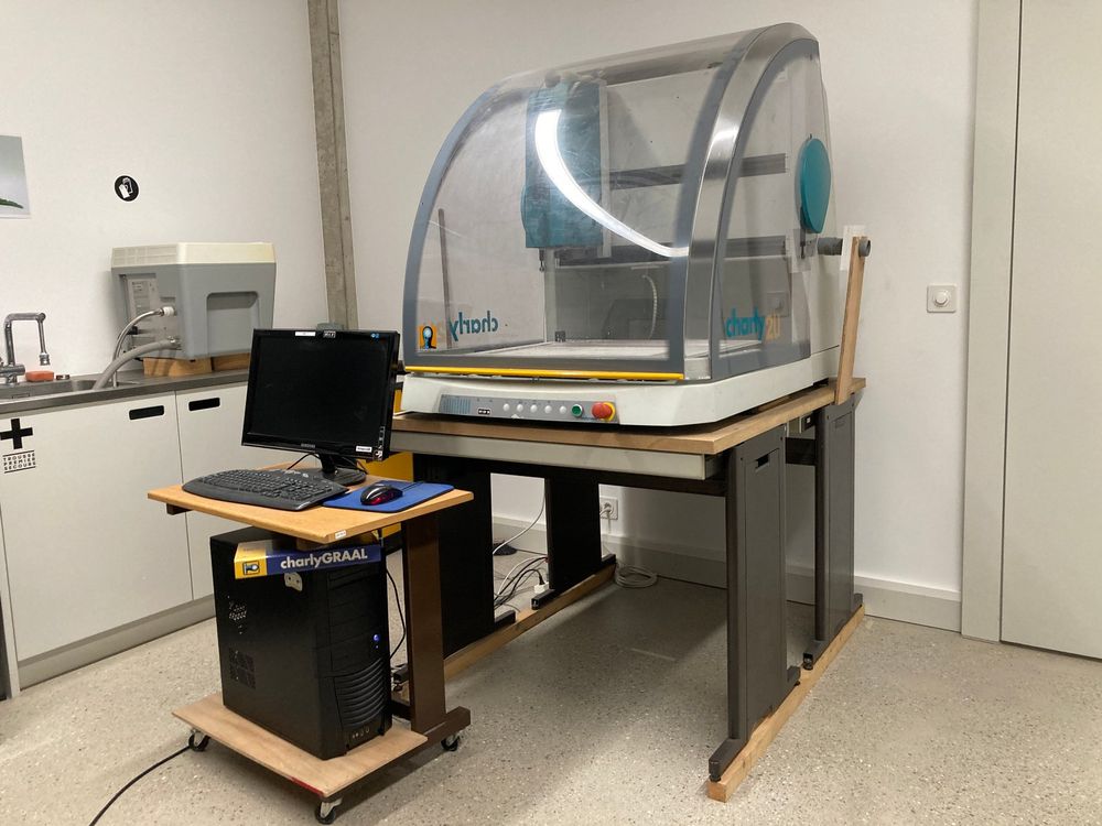 Fraiseuse CNC Charly Robot charly-2u type 4 (D'occasion) à Givisiez ...