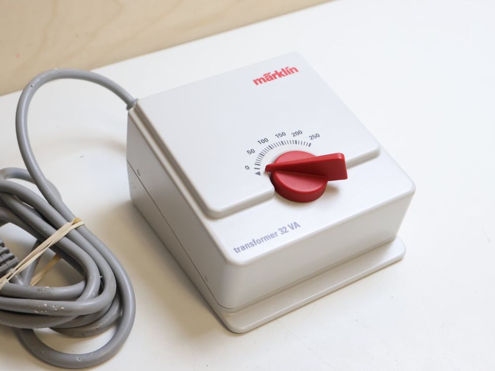 Märklin Transformer 32 VA + Kabel - 6647 - Neupreis: 110.- | Kaufen auf ...