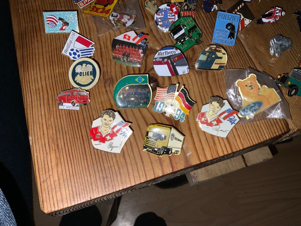 Pins Sammlung 1 Kg Kaufen Auf Ricardo