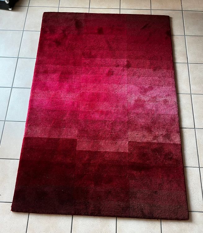 Tapis rouge 178 x 122 cm (D'occasion) à La Tour-de-Peilz pour CHF 30 ...