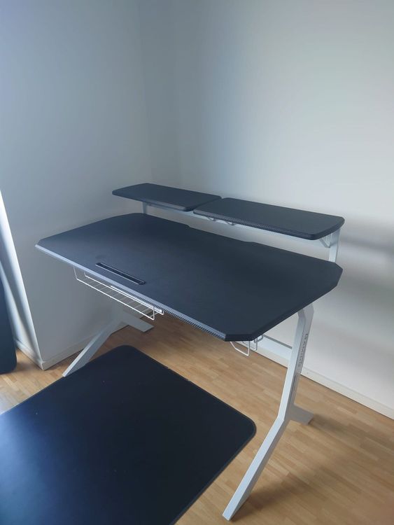 Pult / Gaming Tisch LC-GD-1W Schwarz/Weiss | Kaufen auf Ricardo