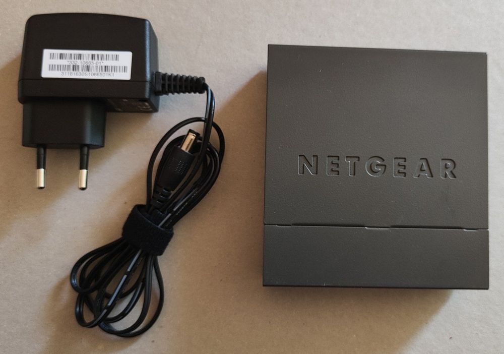 Zwei Netgear Switches - 5 Port und 8 Port (Gebraucht) in Oberrohrdorf ...
