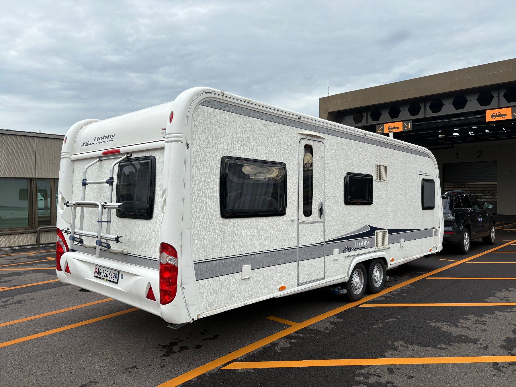 Hobby Prestige 650 KMFe, MFK, Mover, 7 Plätze, Winterfest (Gebraucht ...