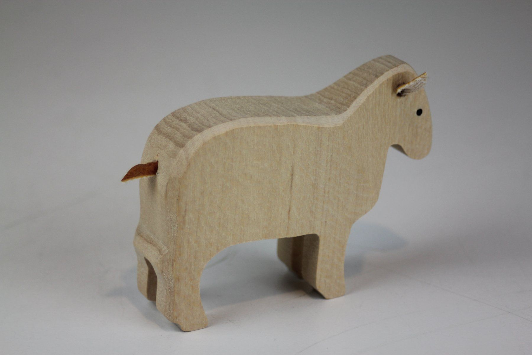 Trauffer Kalb aus Holz – Schweiz (Gebraucht) in Basel für CHF 8 – mit ...