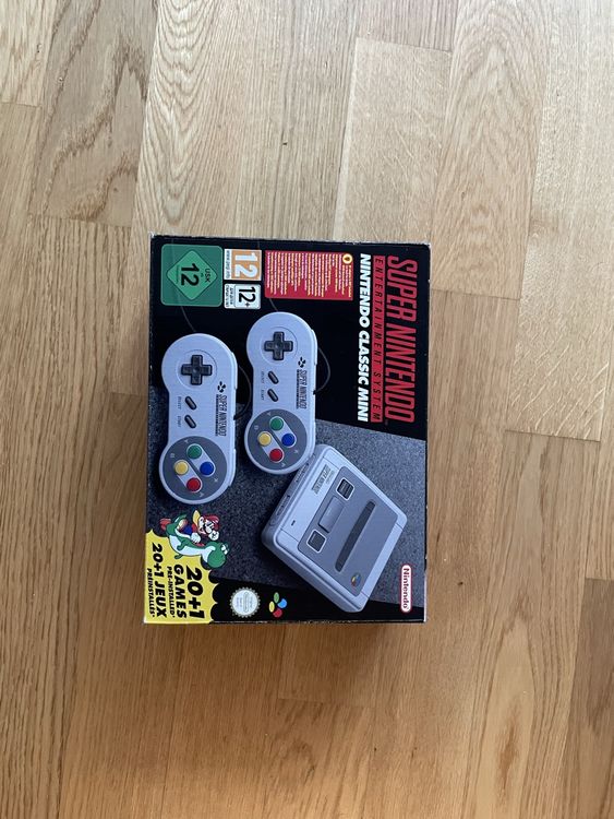 Super Nintendo Classic Mini: Console + 2 Controllers! (Neu (gemäss ...