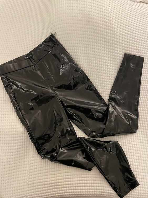 Zara Vinyl Latex Leggings Gr.S (Gebraucht) in Gossau SG für CHF 7 – mit ...