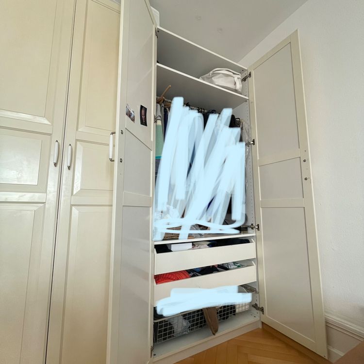 Kleiderschrank Pax 1mx2,36m 2 Korpuse (Gebraucht) in für CHF 6 – nur ...