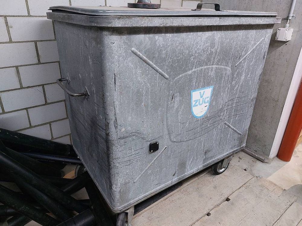 Container 800 Liter (Gebraucht) in für CHF 140 – nur Abholung auf ...