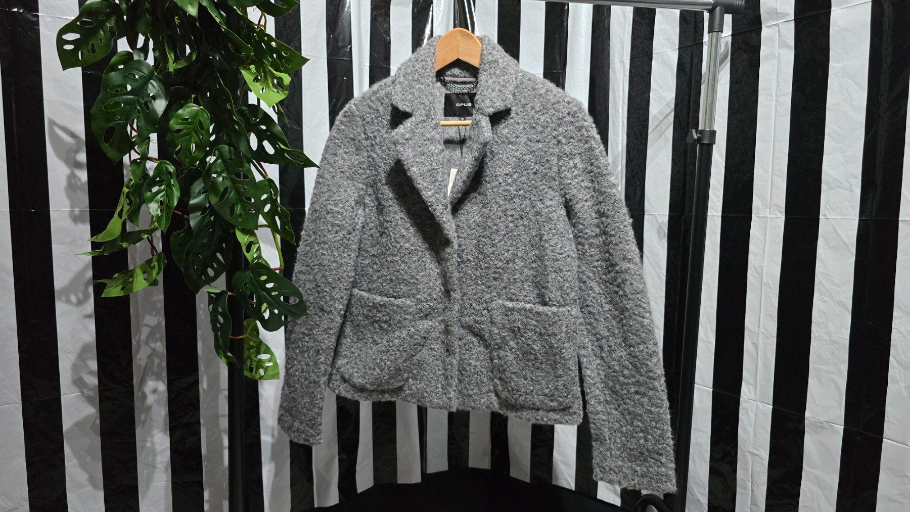 NEU Opus Bouclé Jacke - Hansine Curly - Gr.34 (Neu (gemäss Beschreibung)) in Thalwil für CHF 49 ...