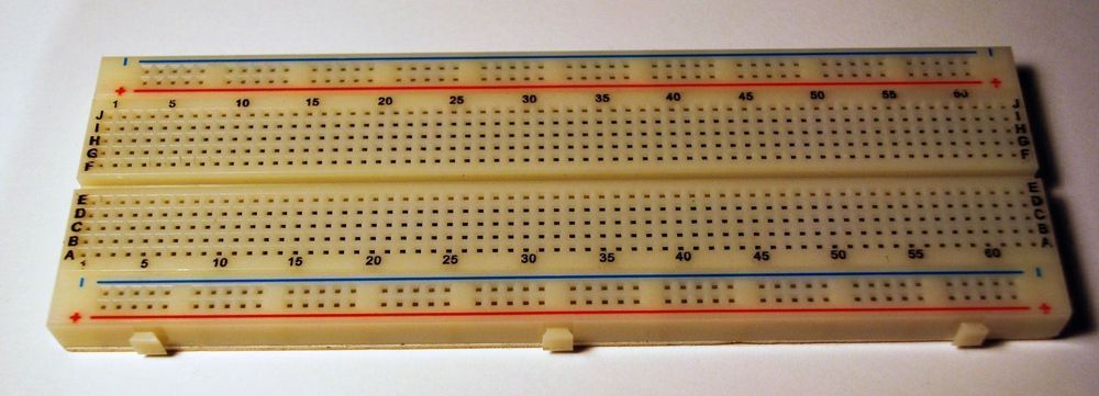 Breadboard, Experimentierboard 830 Pin. (Neu und originalverpackt) in ...