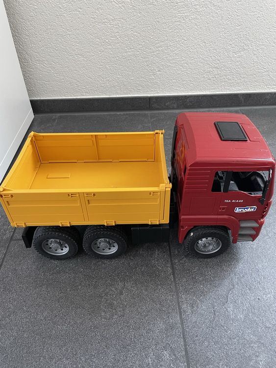 Bruder Kipplaster (Gebraucht) in Pfäffikon ZH für CHF 17 – mit ...