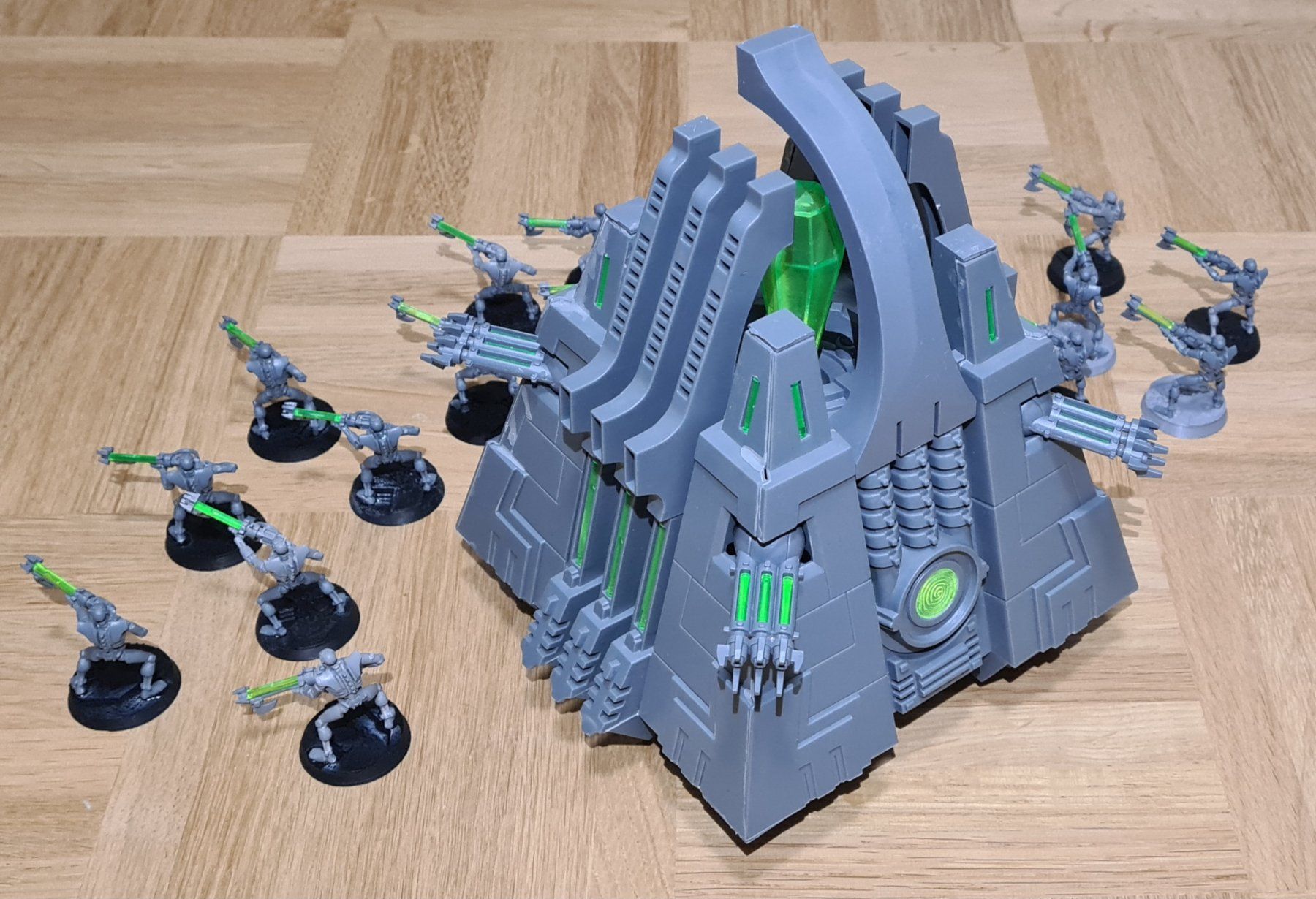 Warhammer 40k Necron Monolith + 20x Necron Krieger (Neu (gemäss ...