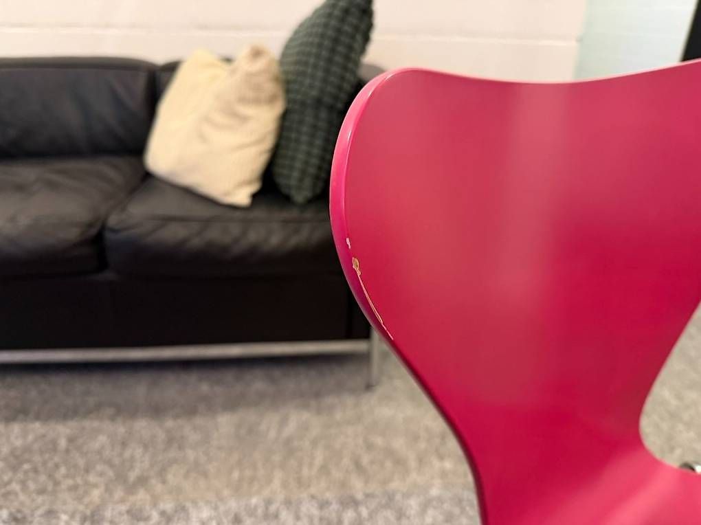 Fritz Hansen Series 7 Stuhl 3107 Arne Jacobsen pink original (Gebraucht ...