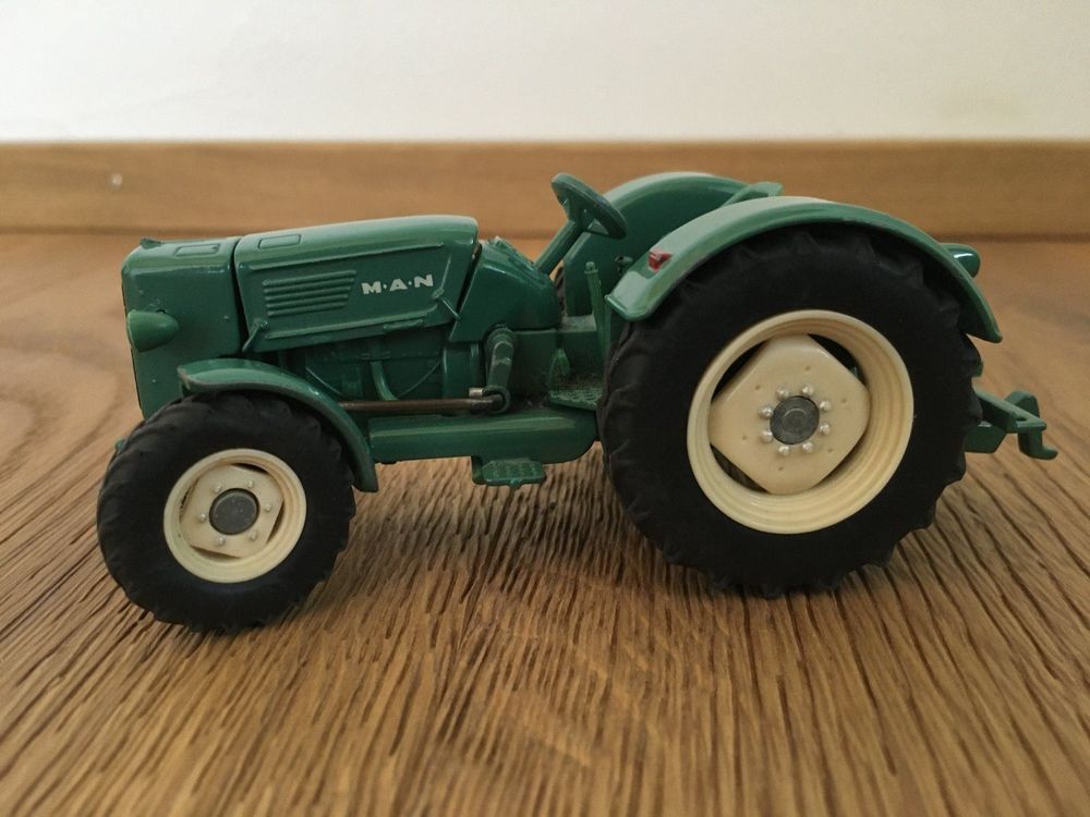 Siku Traktor Man 4R3 | Kaufen auf Ricardo