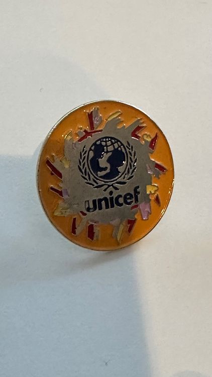 UNICEF Pin + (Gebraucht) in Gutenswil für CHF 4 – mit Lieferung auf Ricardo kaufen