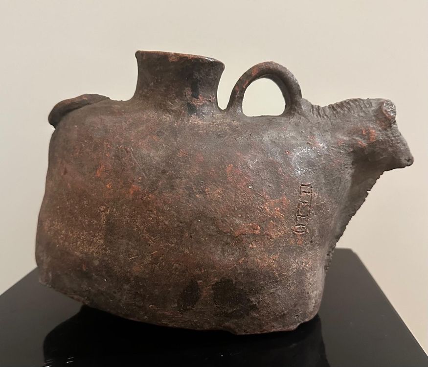 antike Terrakotta Figur Askos in Stierform, 1200-800 v.Chr. (Gebraucht) in Zunzgen für CHF 210 ...