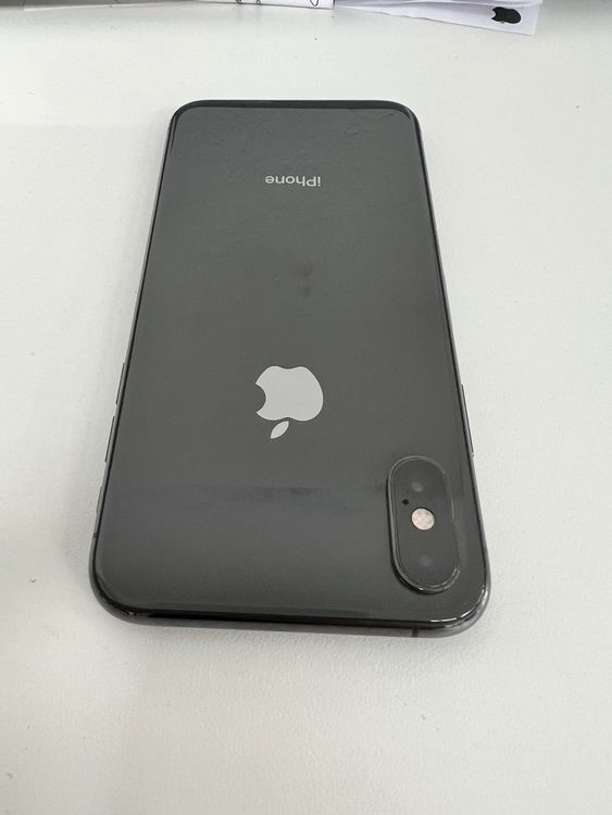 iPhone XS 64 GB Space Gray (Simlock) (Defekt) in Zürich für CHF 140 – mit Lieferung auf Ricardo ...