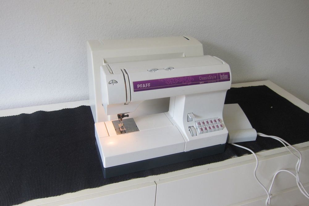 Pfaff Classic Style 1523 defekt (Defekt) in Fahrweid für CHF 89 – mit ...