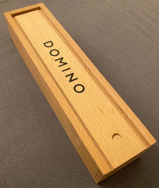 Dominospiel im Holzkasten - 55 Steine - Goki | Kaufen auf Ricardo Dominospiel im Holzkasten - 55 Steine - Goki | Kaufen auf Ricardo